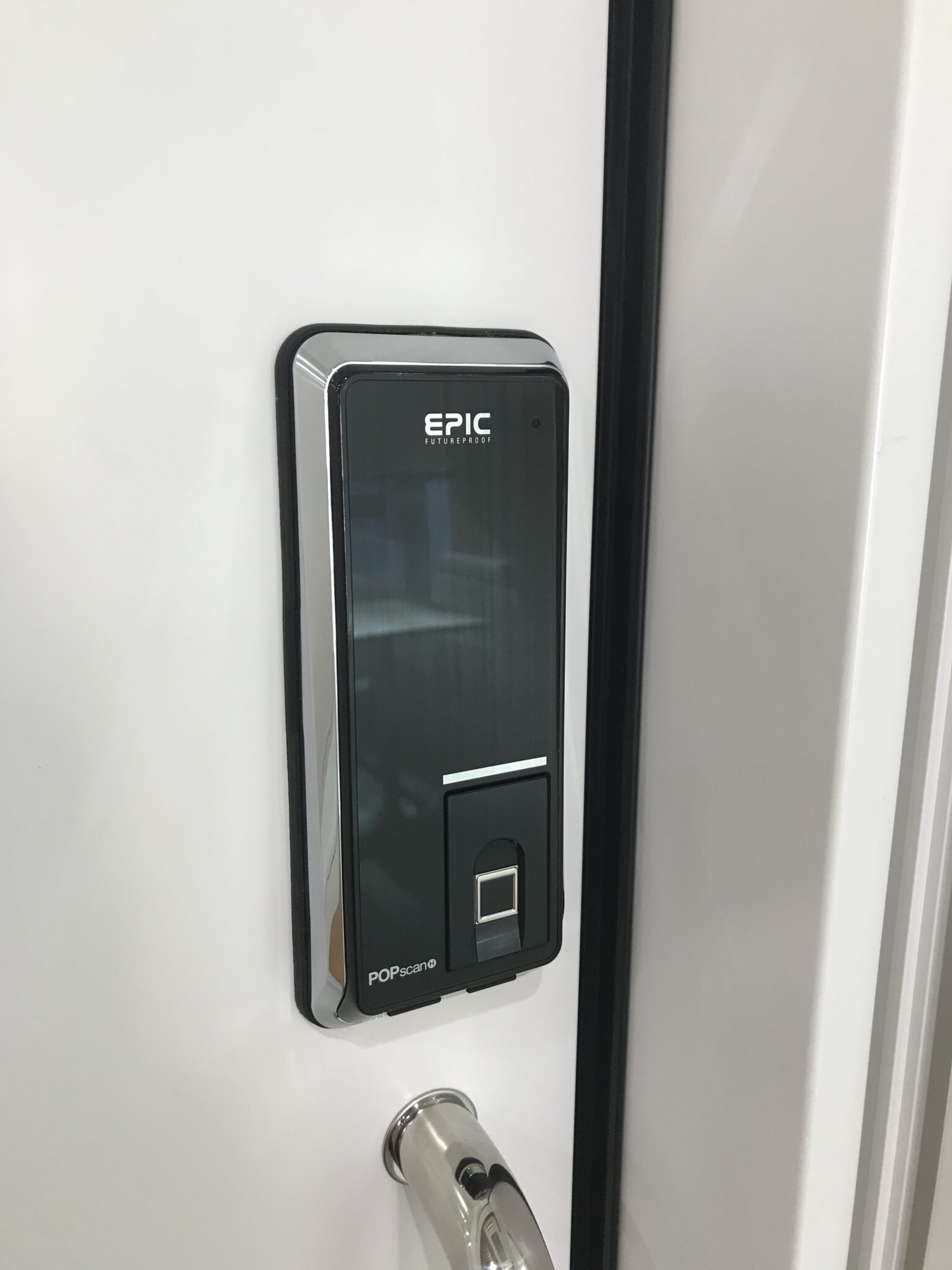 スマートロック「POPscan HOOK 3」「Flassa 5D」オフィスへ納入 – 導入事例（EPIC/Lavish/Guub）